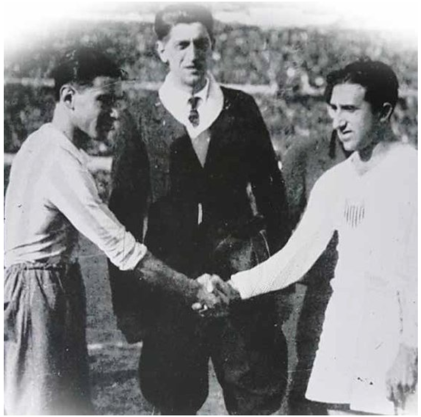 Waruziko final y'igikombe cy'isi bwambere yahuje Argentine na Uruguay ...