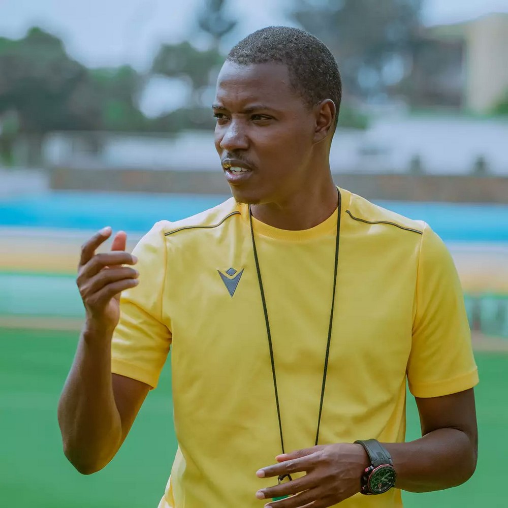 Ni gute nakwakira amafaranga y'umukinnyi kandi ninjiza amafaranga ...